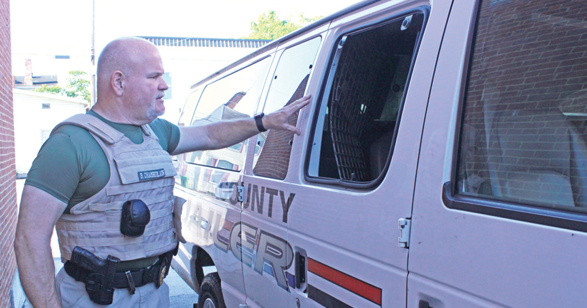 Mercer Prisoner Kicks His Way–Briefly–To Freedom – The Harrodsburg Herald