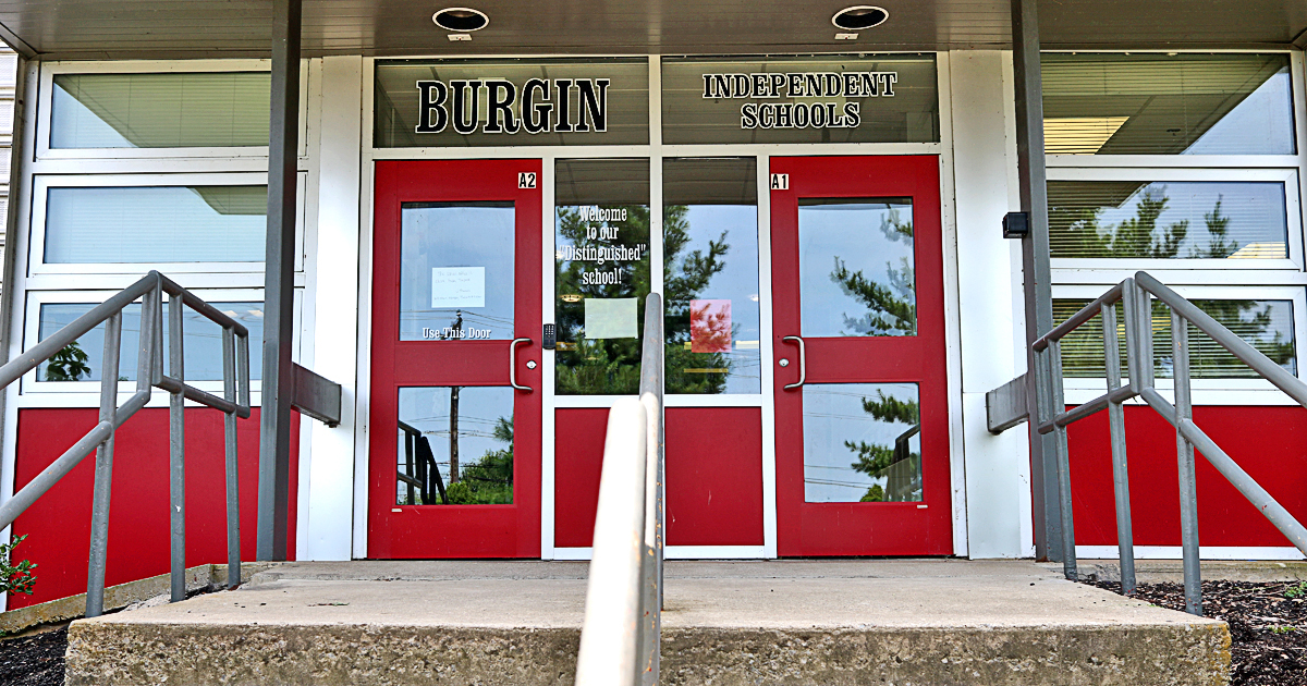 Burgin Mulls High School Dress Code – The Harrodsburg Herald