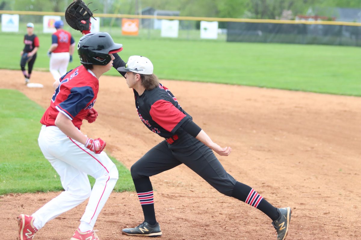 Bulldogs maul Patriots with big third inning – The Harrodsburg Herald
