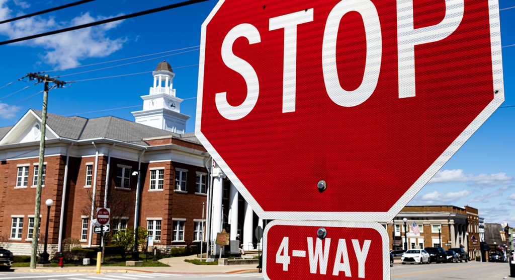 City Holds Off On Stop Sign – The Harrodsburg Herald